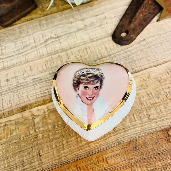 Vintage | Accents | Vtg Princess Dianna Music Box | Poshmark